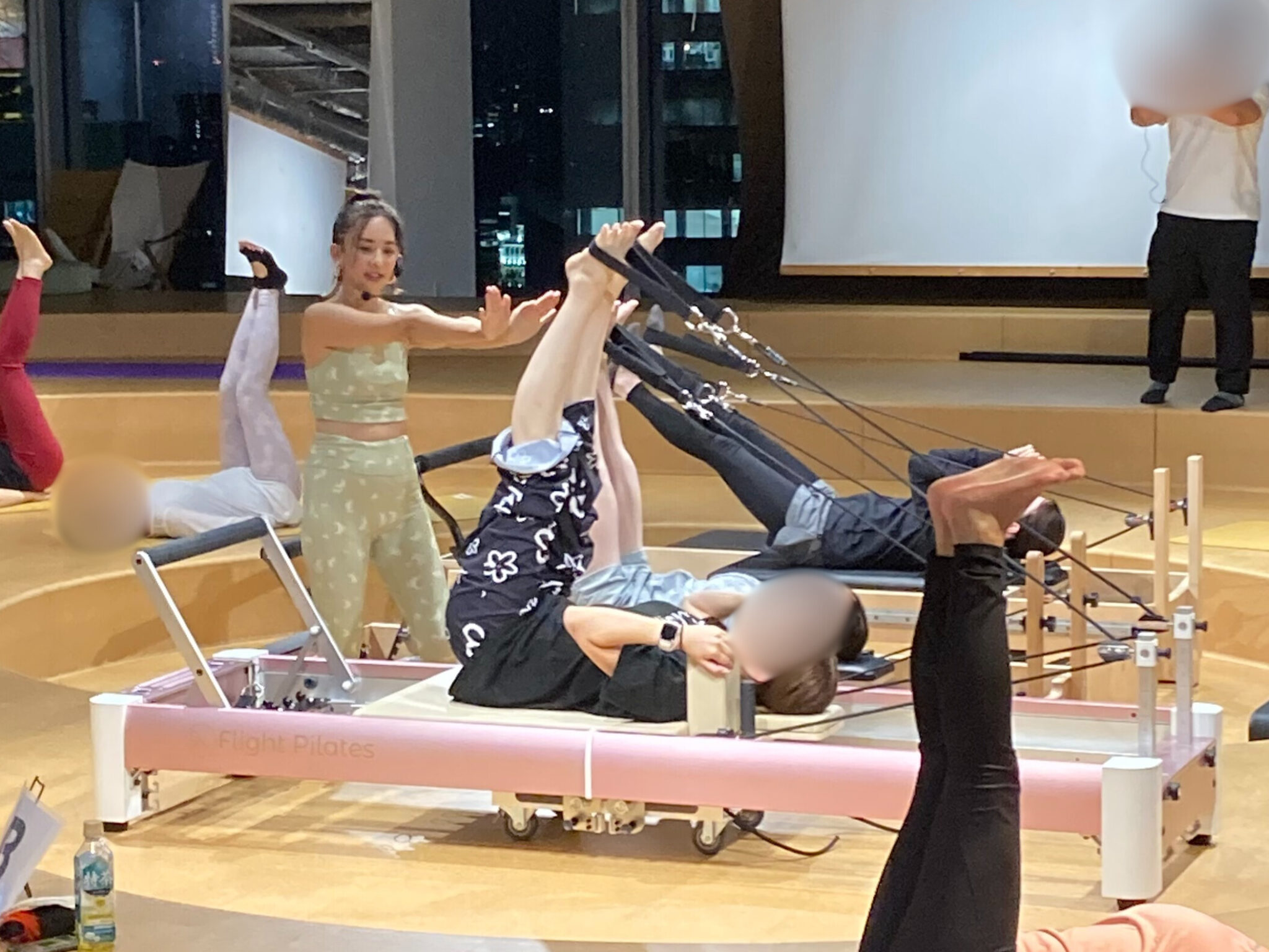 国産ピラティスマシンメーカー | Flight Pilates(フライトピラティス) | 国産ピラティスマシンのパイオニア、FLIGHT ...